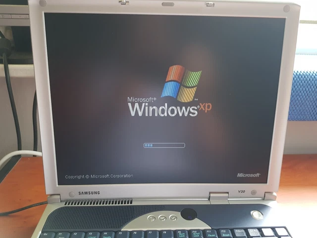 SAMSUNG RETRO LAPTOP: SFM-3200LW - Old / Retro Laptop - Win XP/ Win 98 ...
