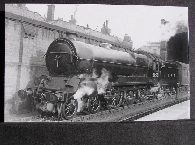 RAILWAY PHOTOGRAPH - Lner 4-6-0 Class B7 (Gcr 9Q) Steam Locomotive ...
