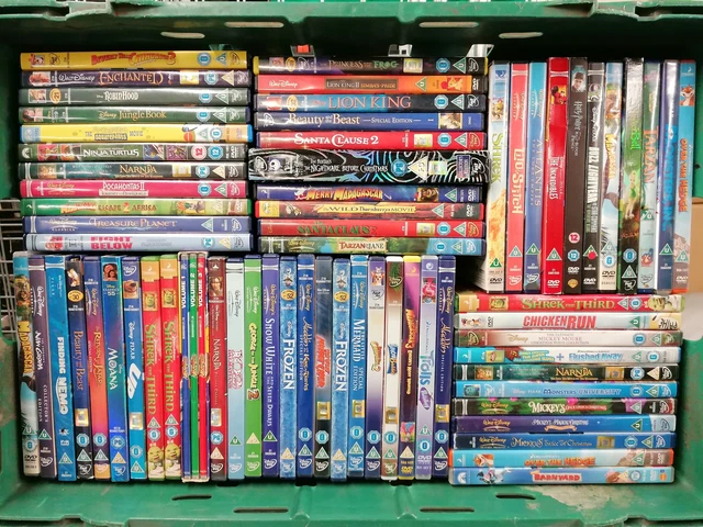 CHILDRENS KIDS FAMILY DVDs Disney Pixar Nickelodeon Dreamworks Lot ...