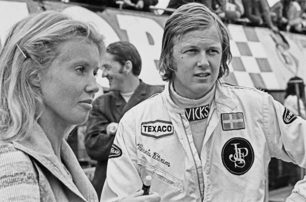 RONNIE PETERSON WITH his girlfriend Barbro Edwardsson 1973 OLD PHOTO £5 ...