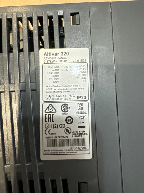 SCHNEIDER ALTIVAR 320 1.5kw 3fásico 380-480v ATV320U15N4C Inversor/VFD ...