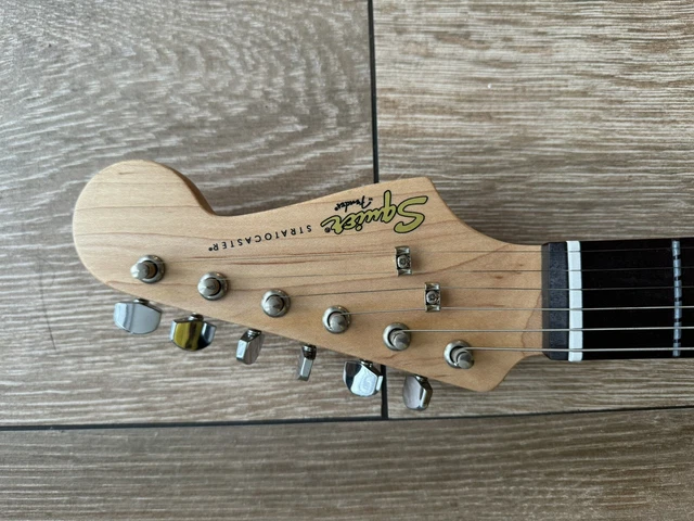 FENDER SQUIER STRATOCASTER Guitar and Controller compatible with Rock ...