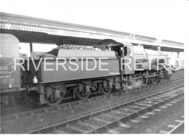 PHOTO RAILWAY MANOR Class Steam Loco At Reading Station 1962 12x8cm £3. ...