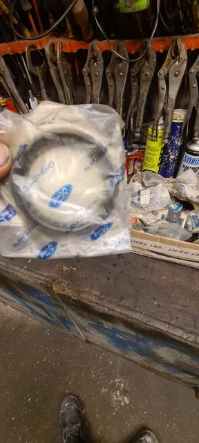GENUINE FORD RANGER Transit Gearbox Oil Seal 1476743,free p&p £18.50 ...