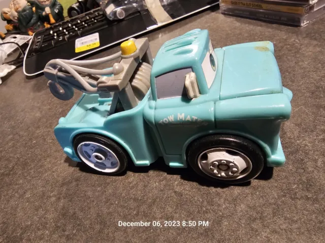 DISNEY PIXAR CARS Mattel Shake N Go Blue Mater Tow Truck Talking 2005 £ ...