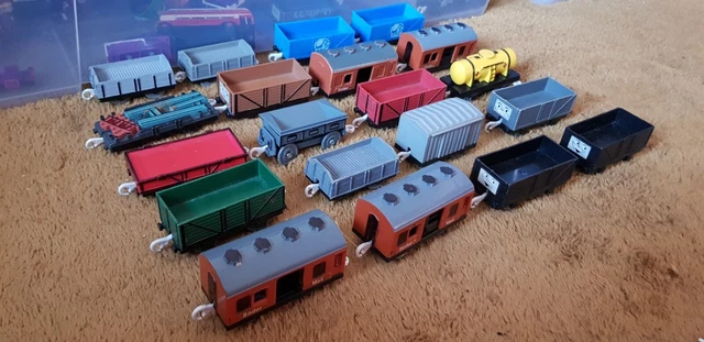 TOMY TRACKMASTER THOMAS and Friends - Rake of Various Wagons EUR 23,35 ...