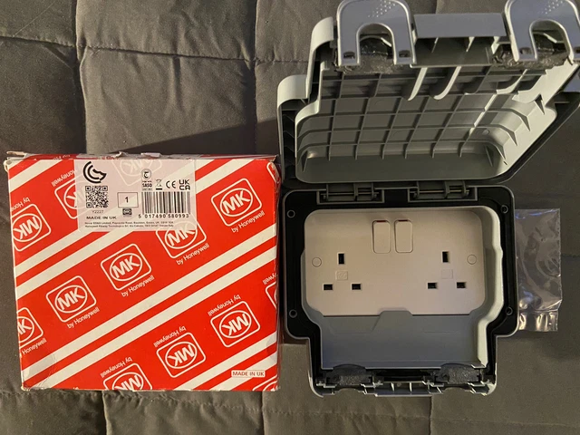 MK MASTERSEAL PLUS Socket 2 Gang Switched IP66 Grey K56482 £35.50 ...
