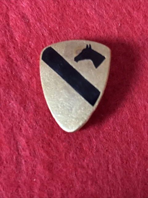 WW2 US ARMY 1St Cavalry Division Unit Dui Crest Insignia Pin's Badge ...