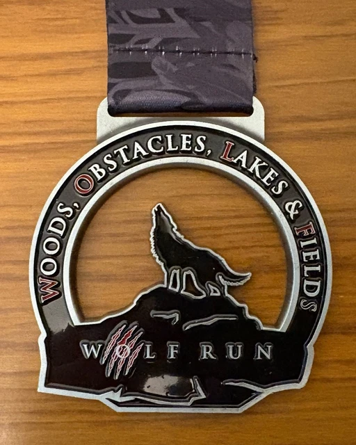 WOLF RUN METAL Medal 2025 £10.01 - PicClick UK
