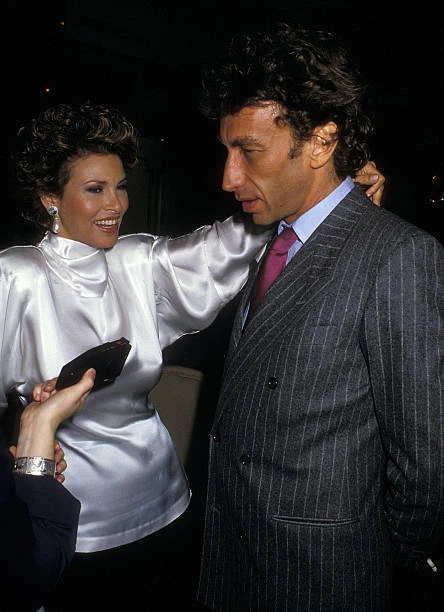 ACTRESS RAQUEL WELCH and husband Andre Weinfeld 1987 OLD PHOTO 9 $9.00 ...