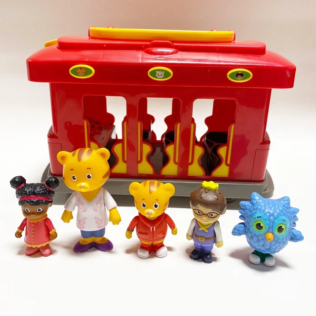 DANIEL TIGER NEIGHBORHOOD Deluxe Electronic Talking Trolley Moves 5 ...