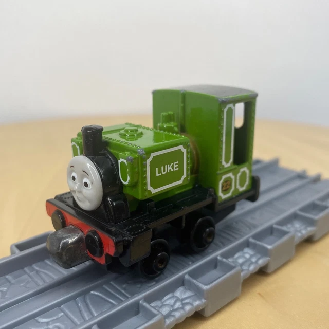 THOMAS THE TANK Engine Take and Play Engine Luke 2012 Version £10.99 ...