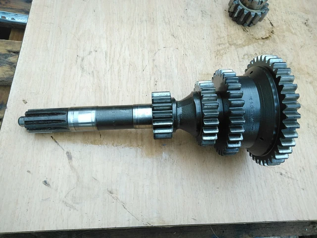 DEUTZ D50.1S ZF A216 Getriebe Zahnrad Tannenbaumwelle Welle Radblock ...