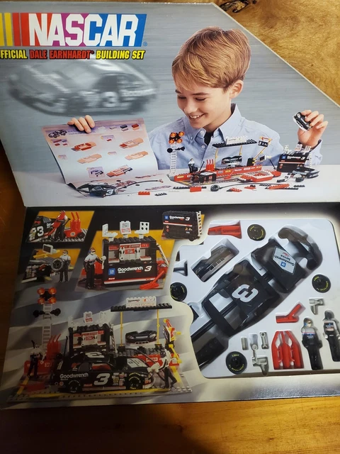MEGA BLOKS NASCAR Official Dale Earnhardt Building Set 9911 Pit Row ...