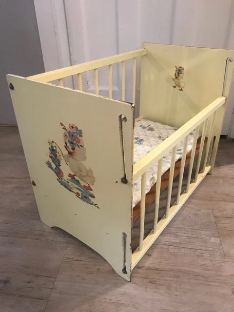 VINTAGE WOODEN TRIANG 1960'S Dolls Cot Reborn £60.00 - PicClick UK
