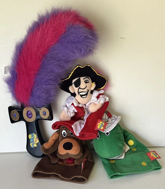 THE WIGGLES PLUSH Hand Puppets & Singing Captain Feathersword Sword £25 ...
