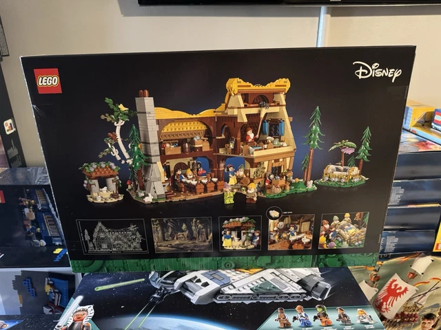 LEGO DISNEY PRINCESS: Snow White and the Seven Dwarfs' Cottage (43242 ...