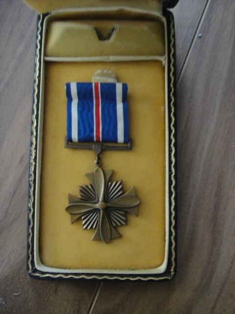 WW2 US NAVY/USMC Distinguished Flying Cross Medal - Pin/Badge W ...