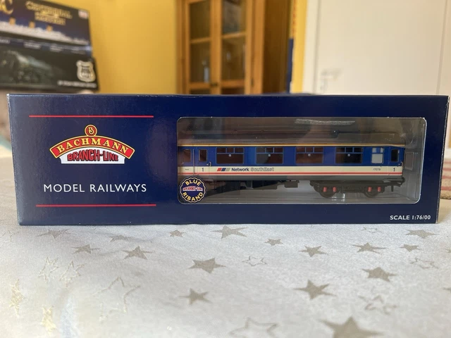 BACHMANN 39-412 BR Mk2A Bfk Brake Corridor First Network Southeast £29. ...