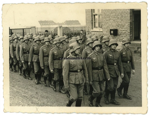 ORIG. FOTO 9.ID Soldaten I.R.87 am Eingang Kaserne FULDA Vereidigung ...