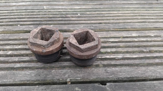 LISTER JUNIOR A/B Type Stationary Engine Timing Cylinder Head Bungs ...