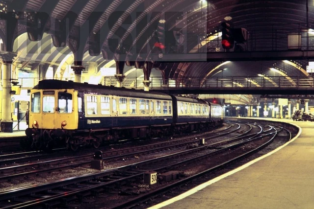 35MM SLIDE BR British Railways DMU Class 110 51843 York 1986 Orig £4.98 ...