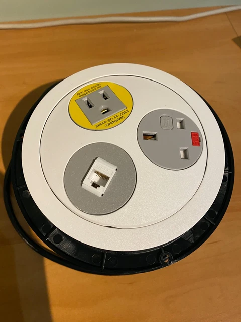 OE ELECTRICS 'PANDORA' 3600 im Schreibtisch Strom-/Datenmodule mit UK ...