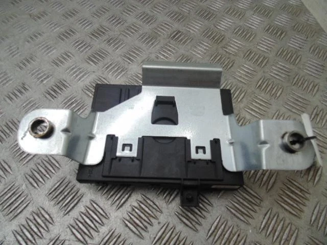 FORD FIESTA MK7 1.0 Petrol Body Control Module Dn1t-15k600-Ee 2013-2018 ...