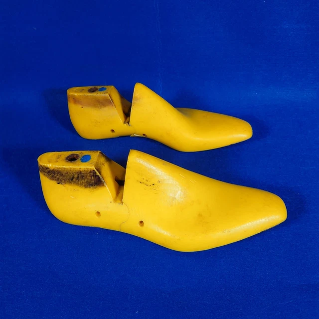 TWO PAIRS OF plastic Shoe Last -- Size 6.5F and 7F -- broken plastic ...
