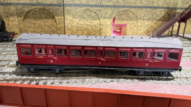 0 GAUGE SCRATCH built LMS bogie corridor coach No. 2611 ex pre group ...