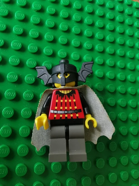 RARE MINIFIGURINE LEGO Castle Fright Knights-Bat Lord with cape cas022 ...