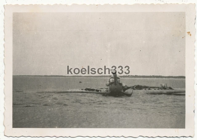 FOTO MESSERSCHMITT ME 109 Flugzeug Wrack der Luftwaffe an der ...