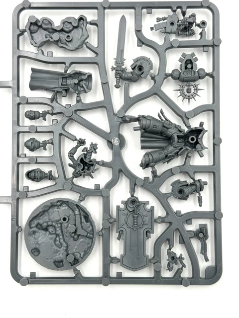 SPACE MARINE CAPTAIN con targa d'onore Relic Shield (Indomitus ...