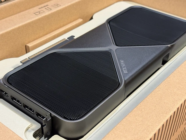 NVIDIA GEFORCE RTX 5090 32GB GDDR7 Founders Edition $3,018.68 - PicClick CA