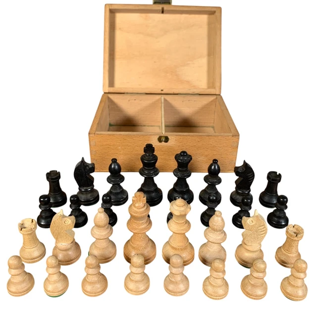 JOHN JAQUES CHESS Set Vintage Wooden Box 5cm King Staunton Felted £99. ...