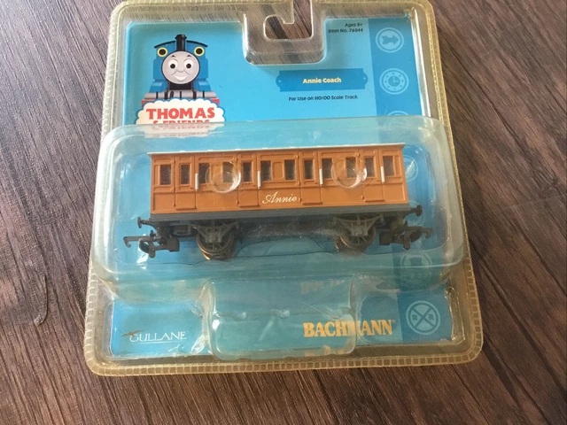 BACHMANN 76044 THOMAS and Friends Annie Coach With Original Packaging £ ...