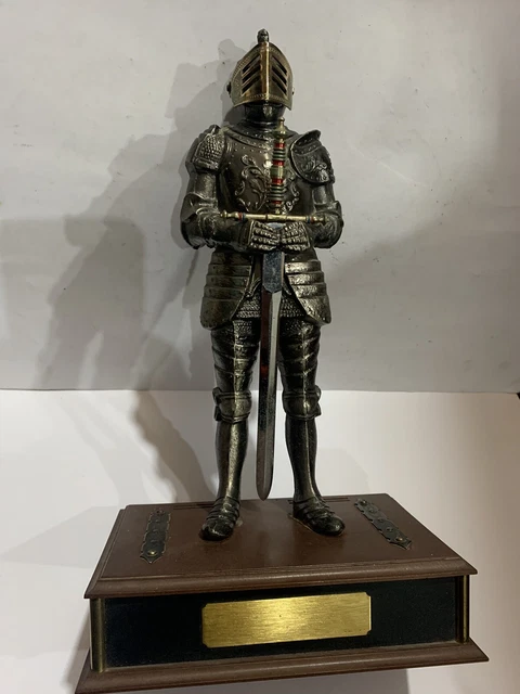 VINTAGE NOVELTY KNIGHT in armour RADIO RARE MW(AM) BAND 1960s £48.00 ...