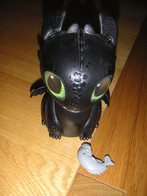 DREAMWORKS HOW TO Train Your Dragon Hatching Toothless Interactive ...