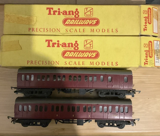 TRI-ANG RAILWAYS TT Suburban Brake T81 & suburban Composite T80 BOXED £ ...