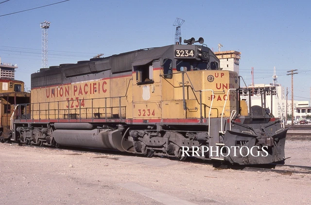 RAILROAD SLIDE UNION PACIFIC UP EMD SD40-2 LOCOMOTIVE #3234 Cir 1986 £3 ...