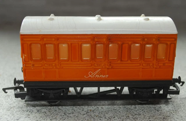 TWO HORNBY R016 060 Coaches = Annie & Clarabel. OO Gauge £10.00 ...