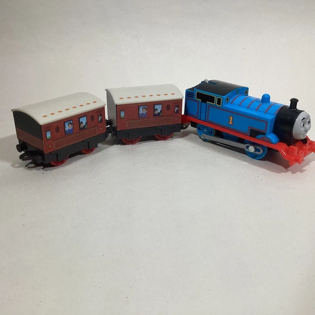 THOMAS THE TANK engine & friends with carriages trackmaster motorized ...