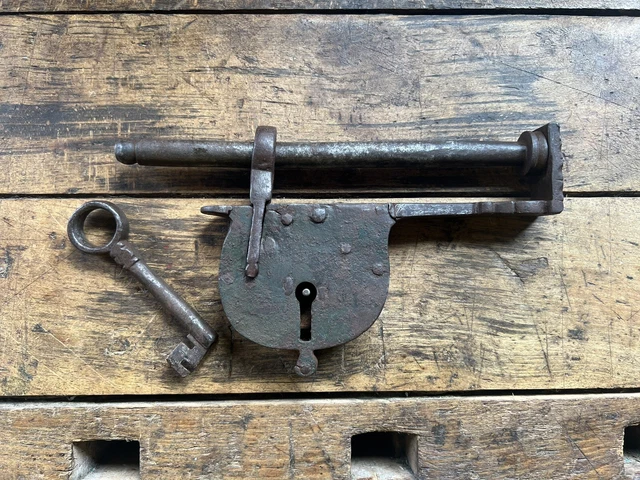 ANTIQUE - LATE 16th Early 17th Century Iron Padlock With Key Probably ...