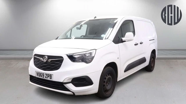 2019 VAUXHALL COMBO 1.5 Combo 2300 Sportive S/S Panel Van Diesel Manual ...