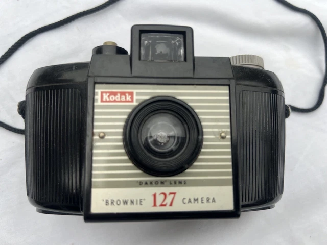1950`S KODAK BROWNIE 127 Camera with Dakon Lens. Excellent Condition £ ...
