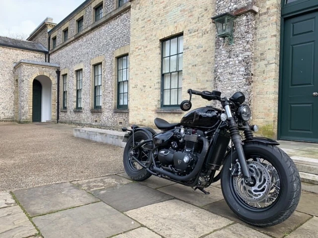 TRIUMPH BOBBER DECAT Xpipe And Short Bobber Black Drag Pipes Complete ...