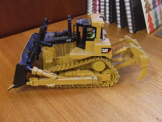DIECAST MASTERS 85158 CAT D10T Crawler Dozer & Rippers, 1:50, Spares or ...
