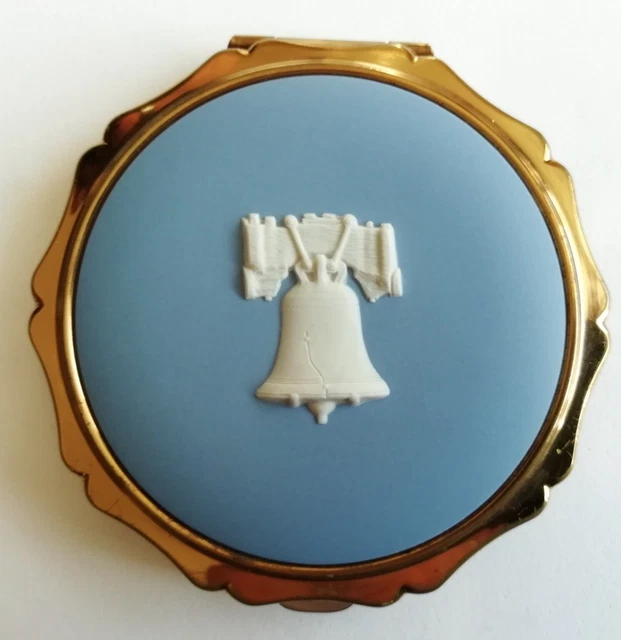 WEDGWOOD JASPERWARE BLUE Powder Compact Liberty Bell Stratton £75.00 ...