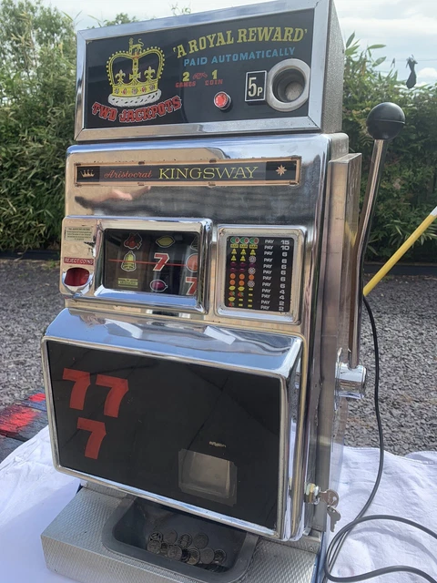 MILLS ONE ARM bandit - Vintage Working Complete 6d Slot Machine Rare £ ...