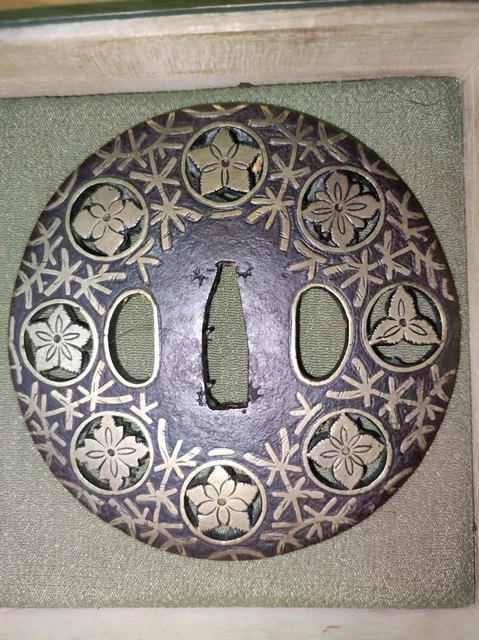 TSUBA EN FER, Japon Période Muromachi décor Zogan ajouré : De Simbole ...